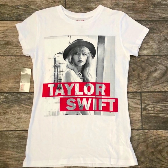 Taylor Swift | Tops | Taylor Swift Tee | Poshmark